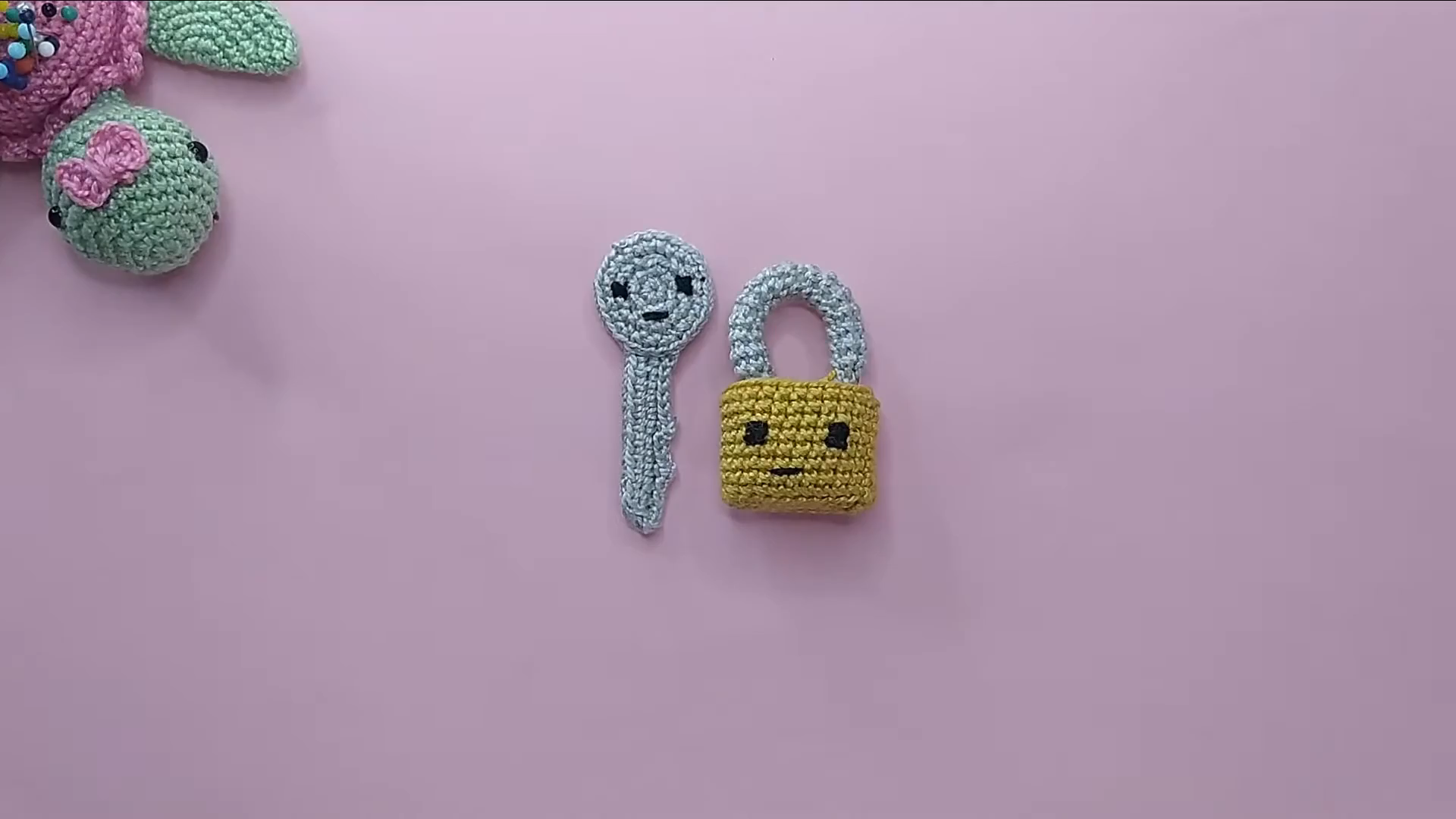 Crochet Padlock with Key Amigurumi